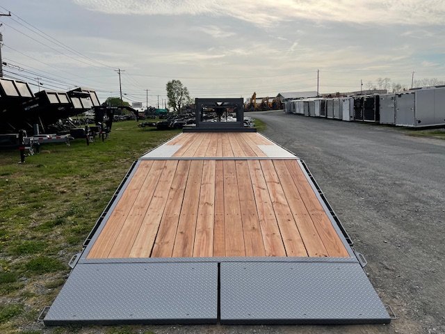BWise 8 x 28 Gooseneck Deckover Equipment Trailer – Hydraulic ...